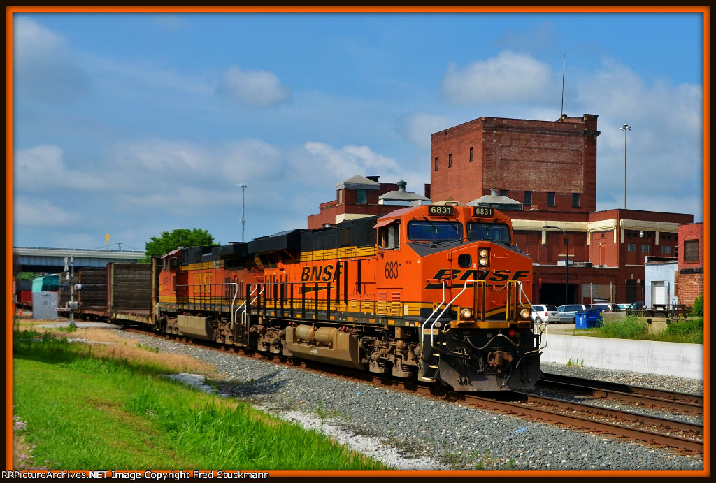 BNSF 6831